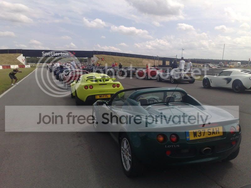 Lotus enthusiasts break world record | VW Vortex - Volkswagen Forum
