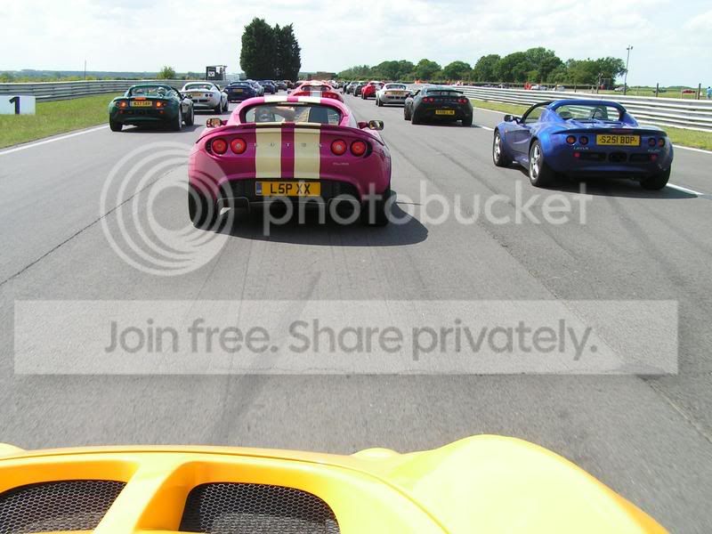 Lotus enthusiasts break world record | VW Vortex - Volkswagen Forum